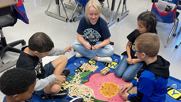 Photo Feature: Exploring value at Allemands Elementary | L'Observateur